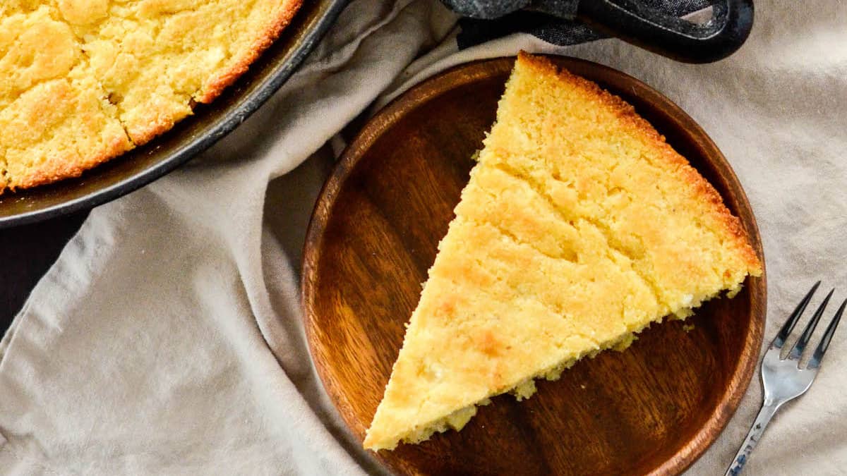 Healthy Skillet Cornbread - JoyFoodSunshine