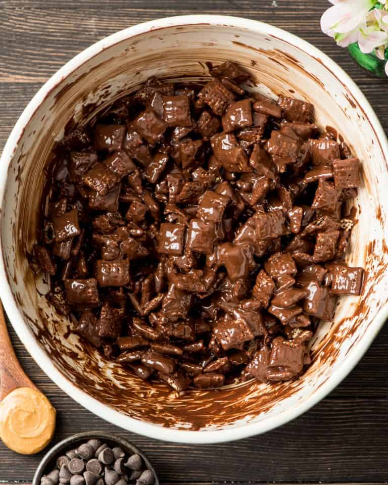 Puppy Chow Recipe (Muddy Buddies) - JoyFoodSunshine