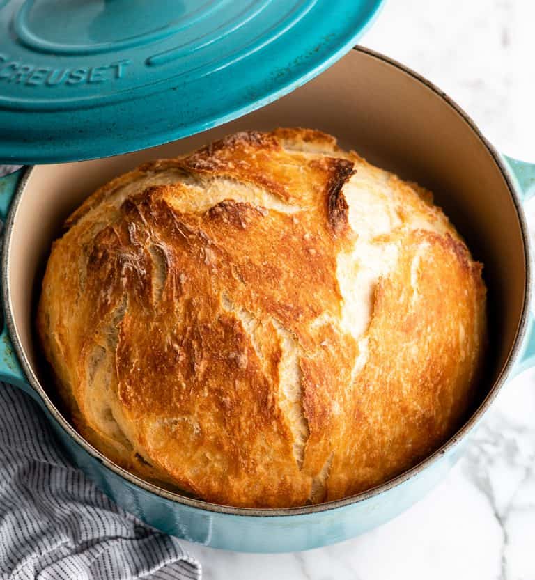 Easy Dutch Oven No Knead